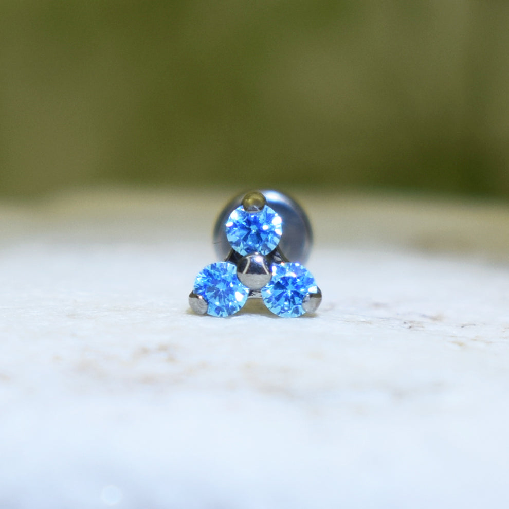 PIERCING LABRET TRINITY AZUL – piercingsgatoazul